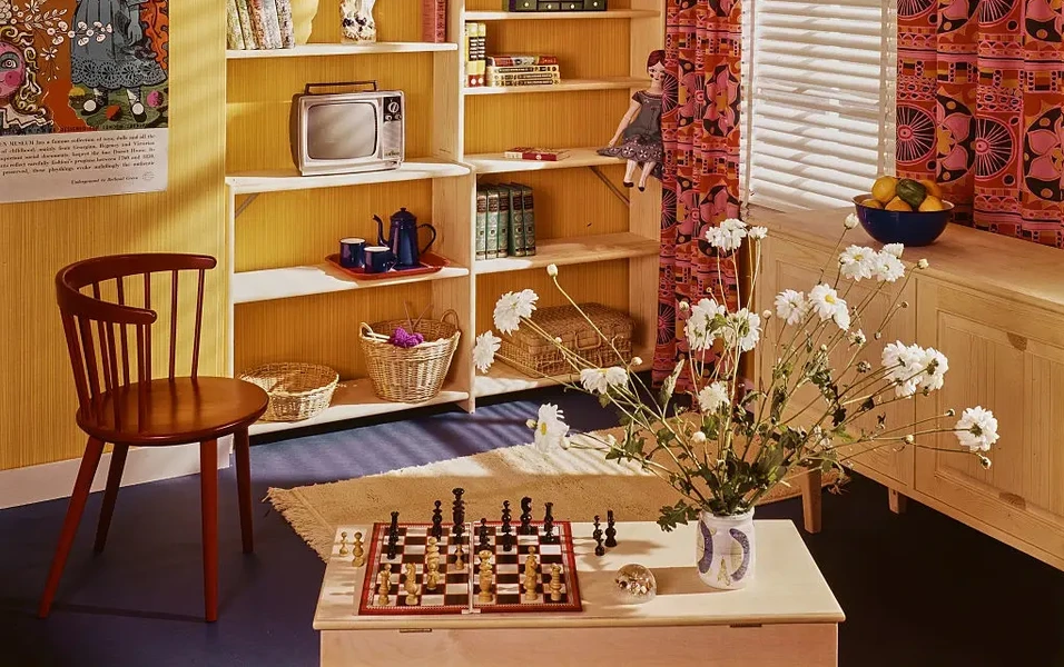 1960s wood paneling trend influences modern wardrobe design