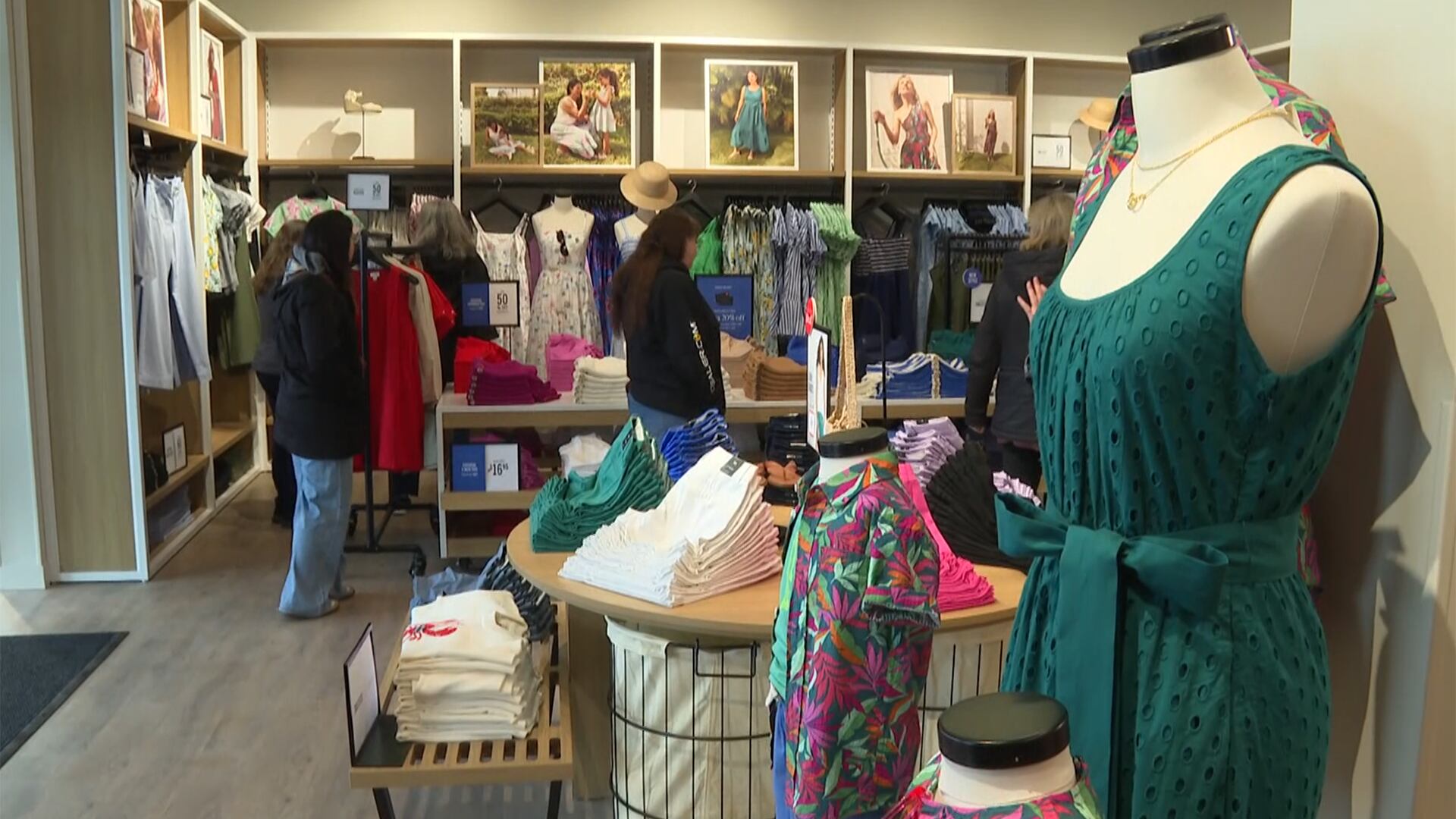 JCrew factory store opens in Williston