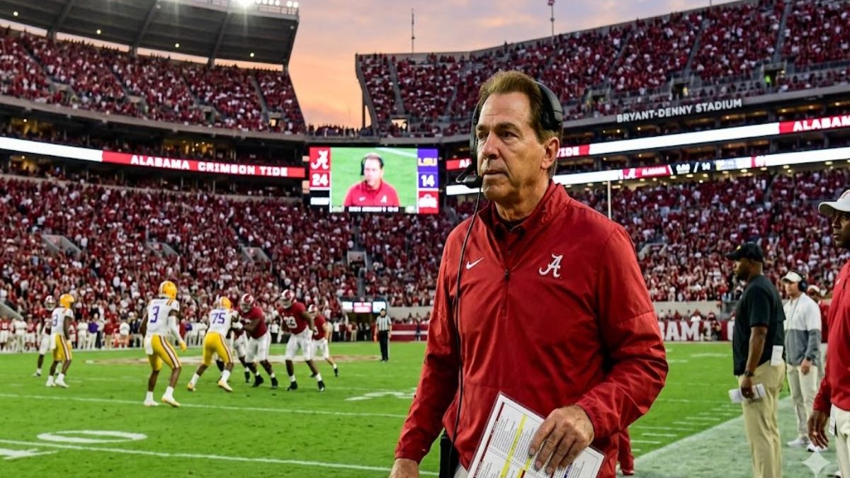 The 10 greatest coaches in college football history ranked