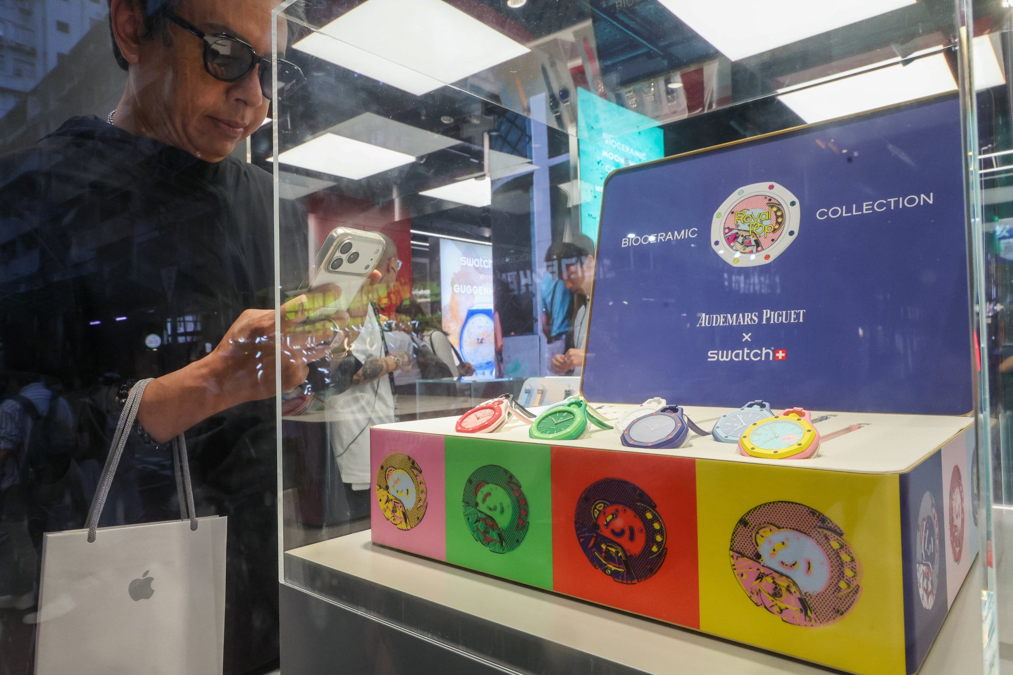 Why did Hongkongers queue round the clock for a new watch?