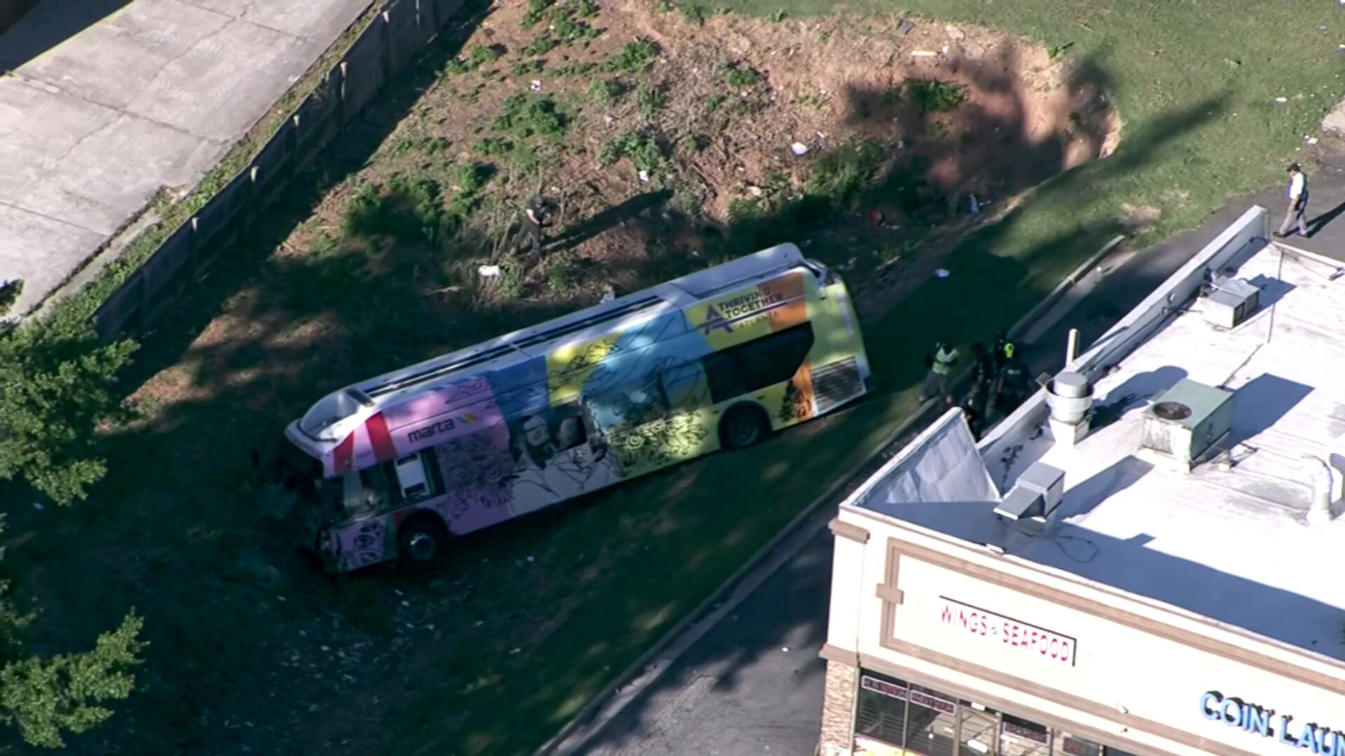 MARTA bus driver, 6 passengers injured in DeKalb County crash