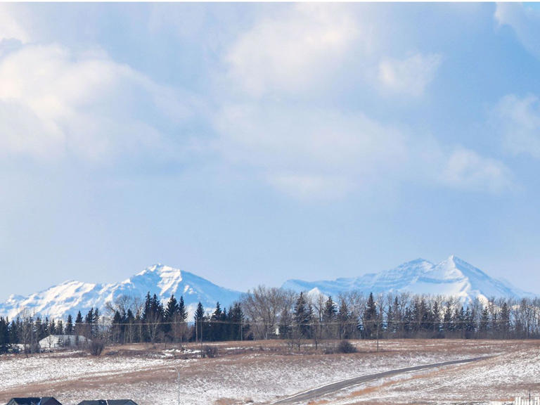 Snow forecasted for mountains and foothills over May long weekend