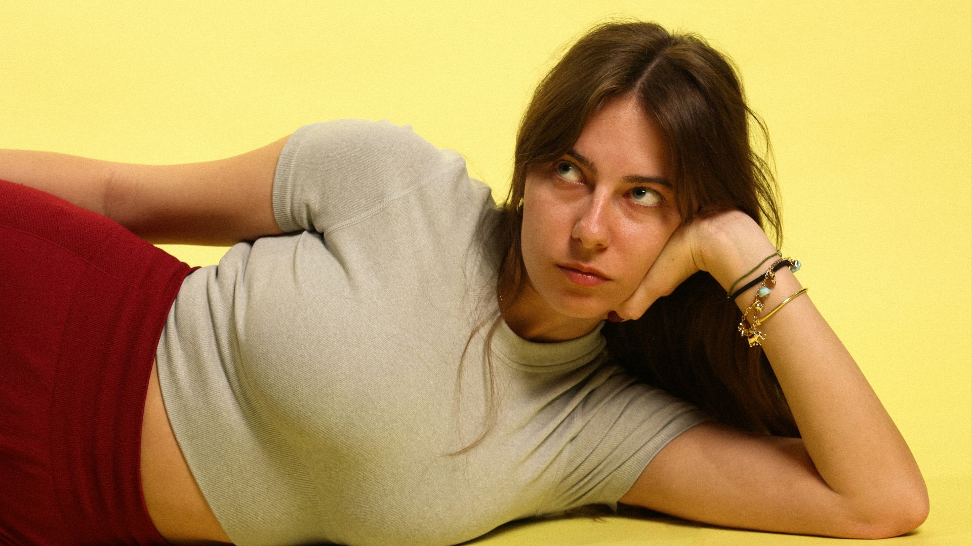 20 flirting mistakes people make when they're trying to seem chill