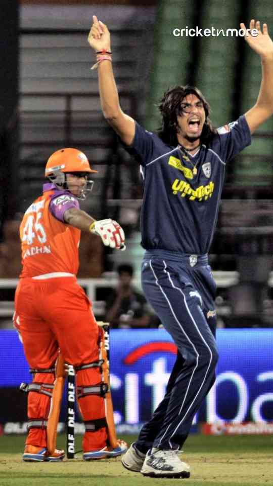 Ishant Sharma - only bowler in history to take 5 wickets in the powerplay