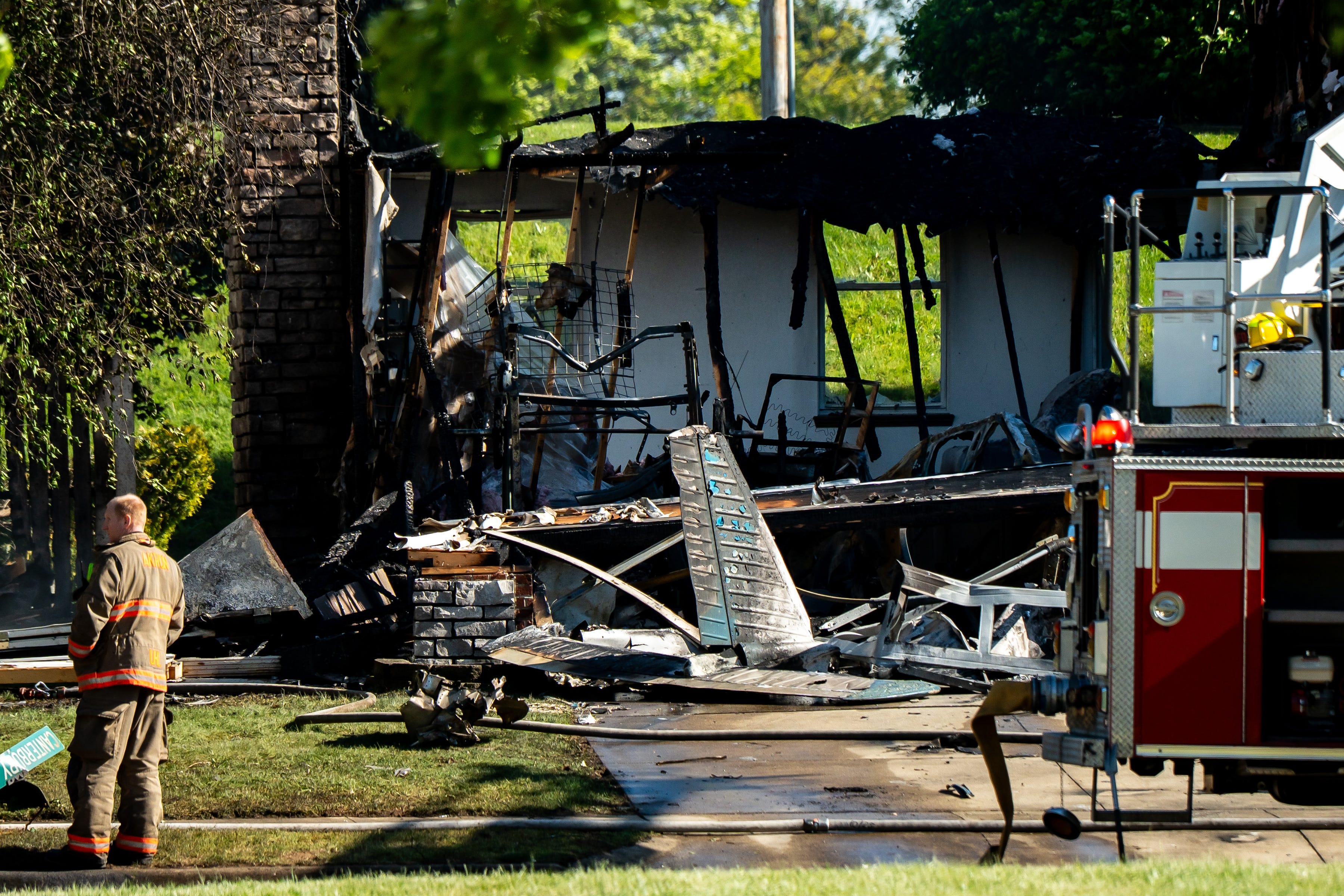 Akron plane crash victims identified as flight instructor, pilot
