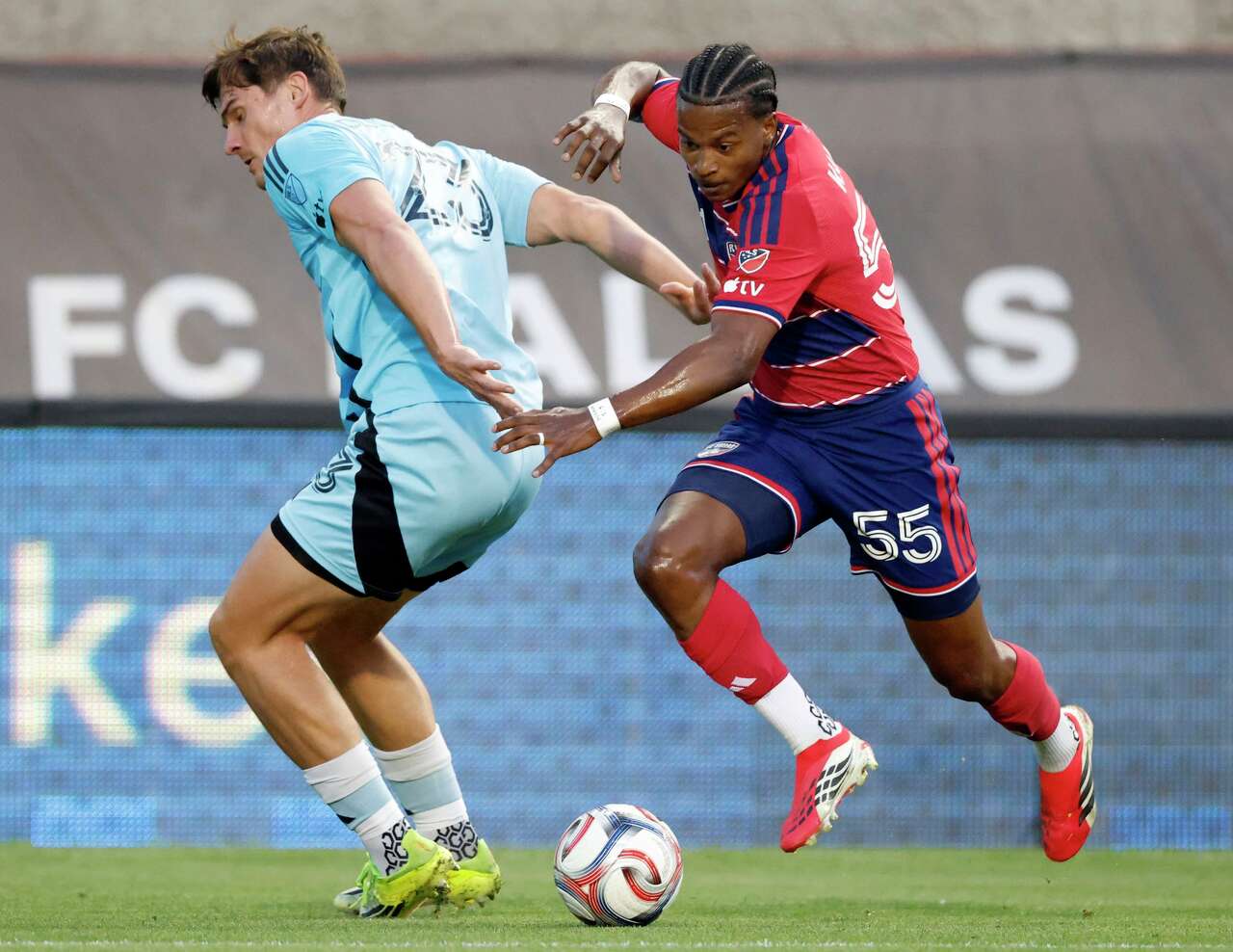 FC Dallas signs Brazilian midfielder Kaick to contract extension