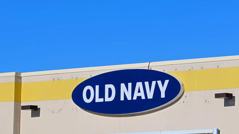 Old Navy's '90s-era jeans are back in style, and they're now on sale ...