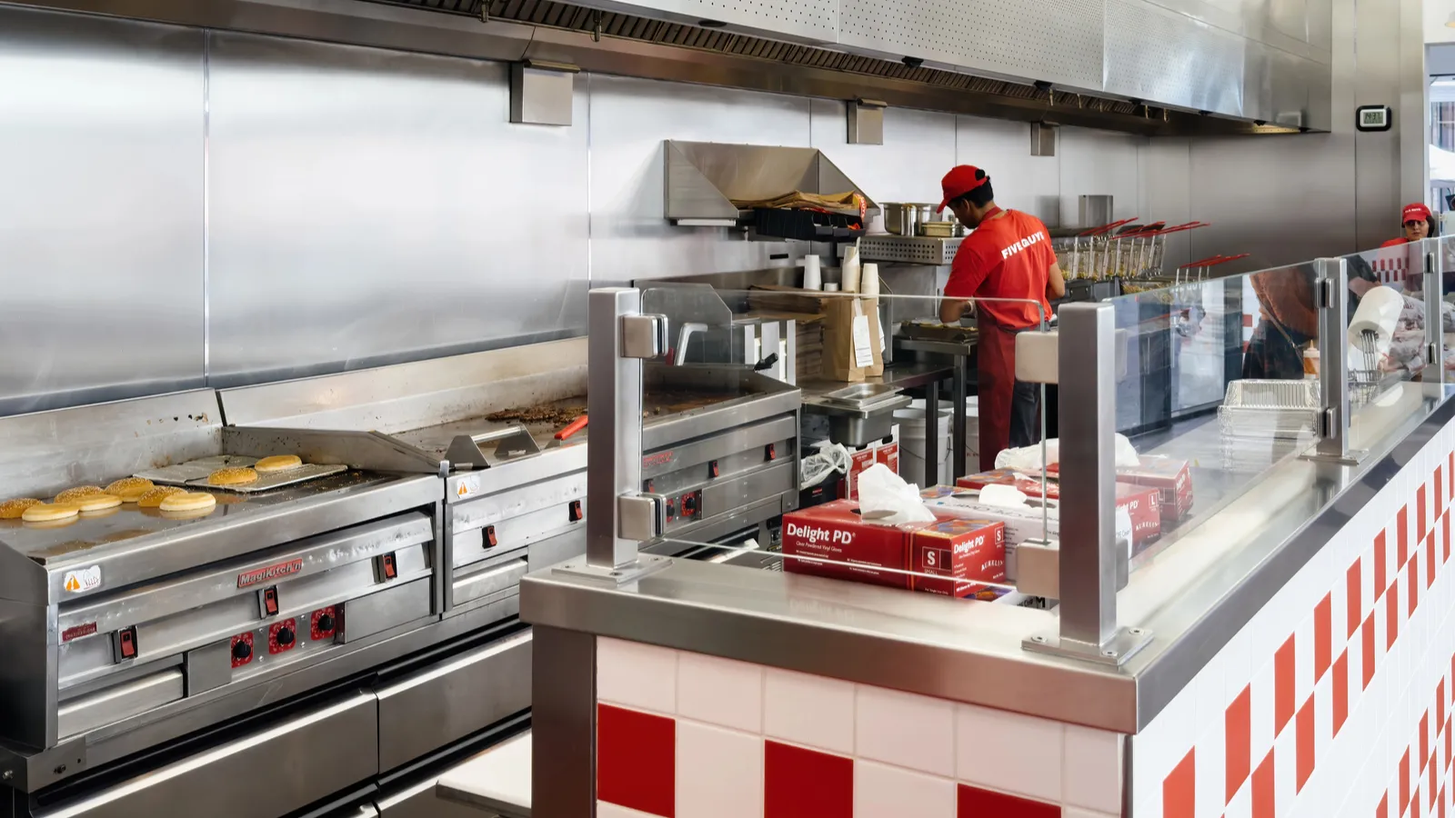 5 hidden Five Guys burger decisions that shape what customers love most