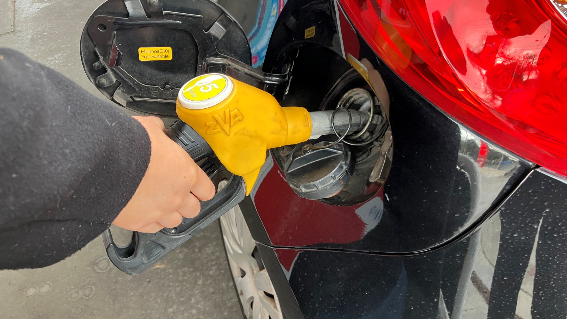 How to change your driving technique and tinker with your car to save ...