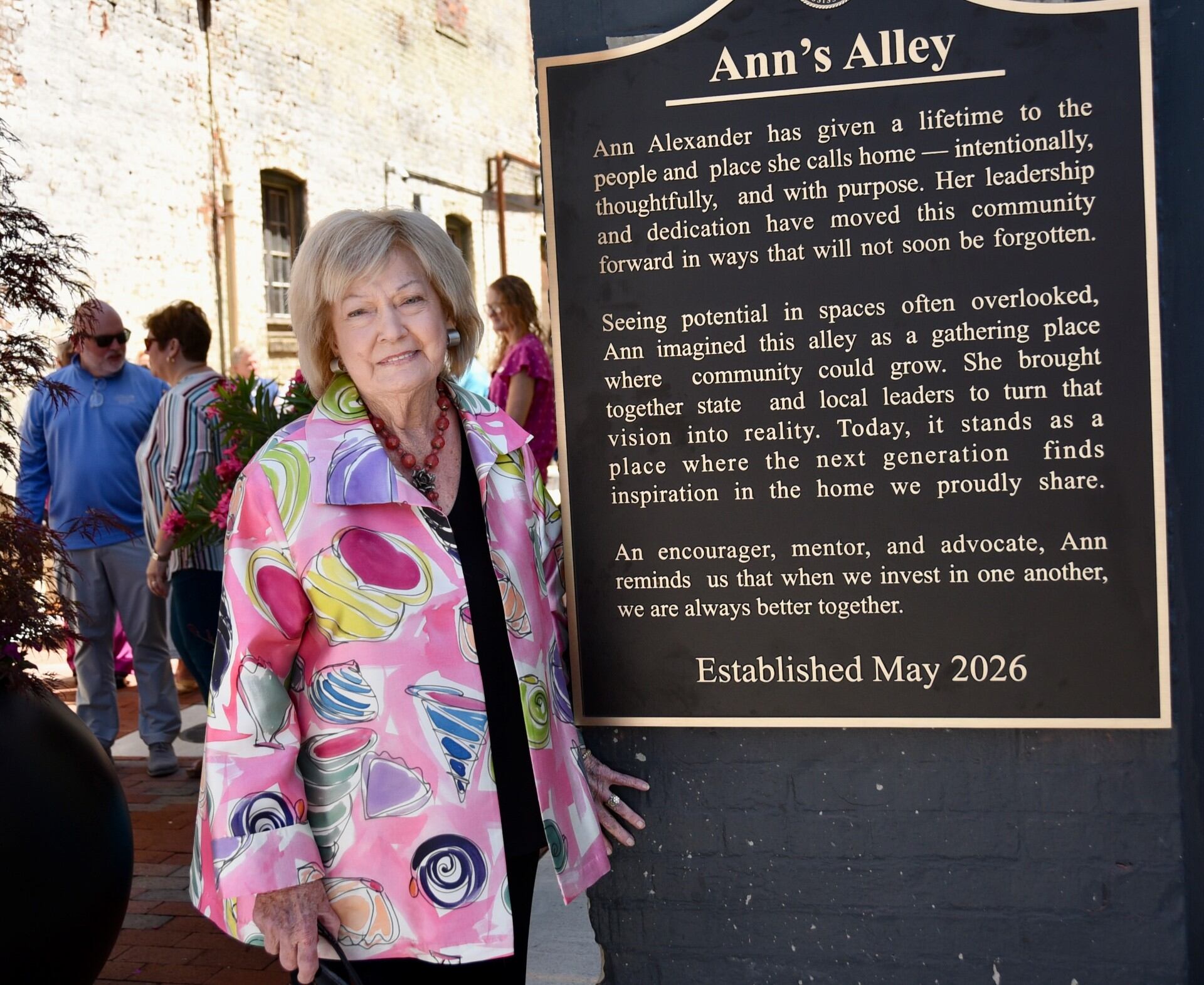 Community honors Alexander with alley dedication