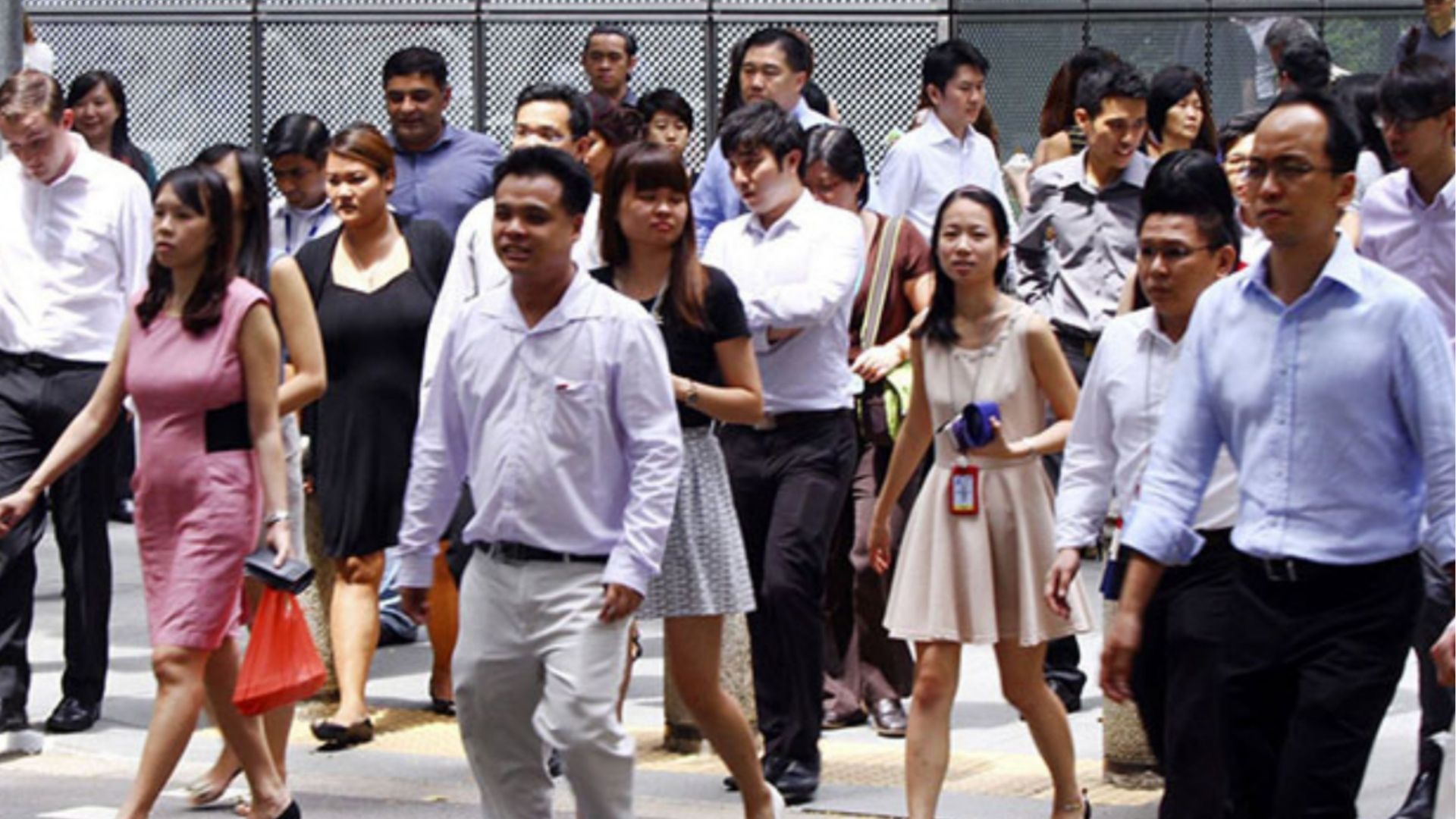 Almost 40% of Singaporeans think a recession could hit within 6 months ...