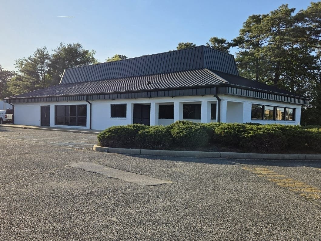 Former Pizza Hut getting new look, new mission in Brick