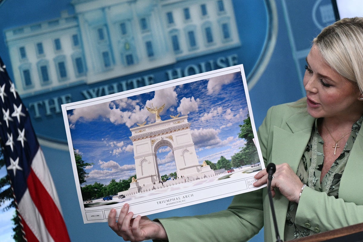 Trump planned to start on arch by using unrelated contract: report