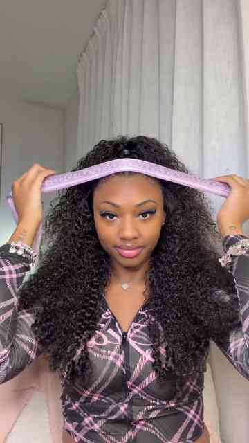 Summer vibes with curly hair style