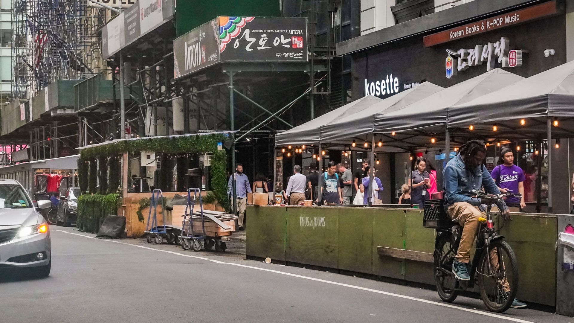 Comptroller opens investigation into New York City's outdoor dining program