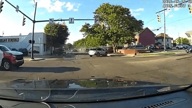 Stolen car chase in Tri-State ends in crash, driver runs on foot before ...