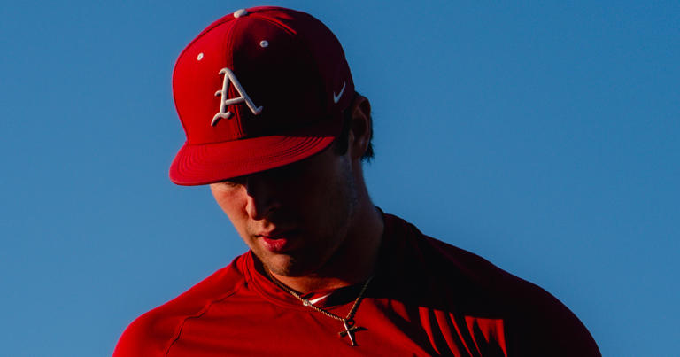 Live updates: Razorbacks enter final SEC series with all to play for ...