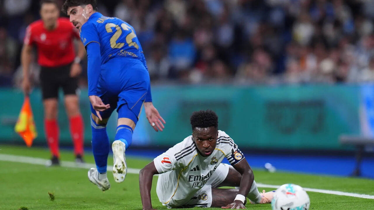 Real Madrid fans express discontent during 2-0 victory against Oviedo