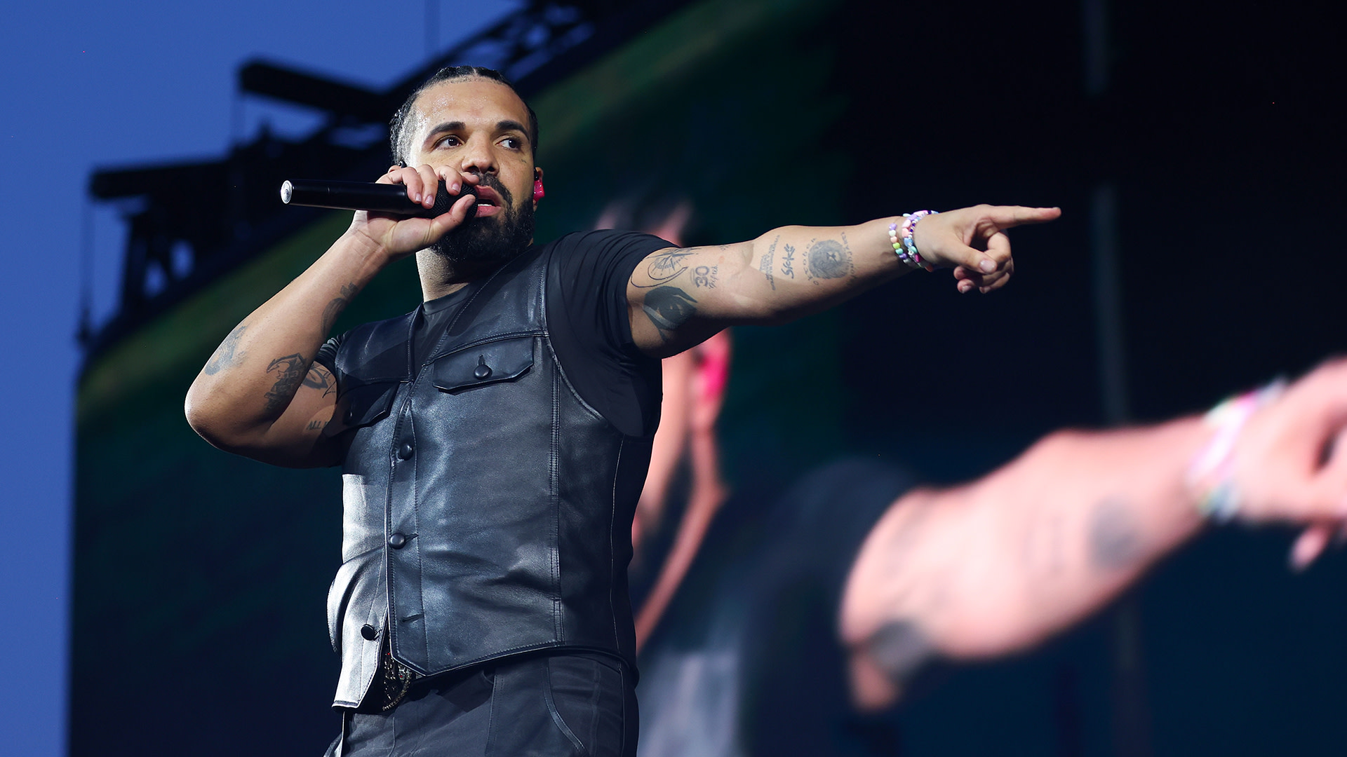 Watch episode 4 of Drake's 'Iceman' livestream series