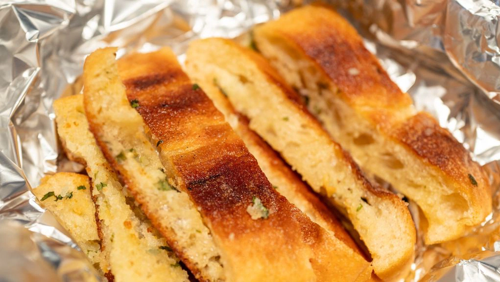 Mayonnaise emerges as secret ingredient for richer garlic bread