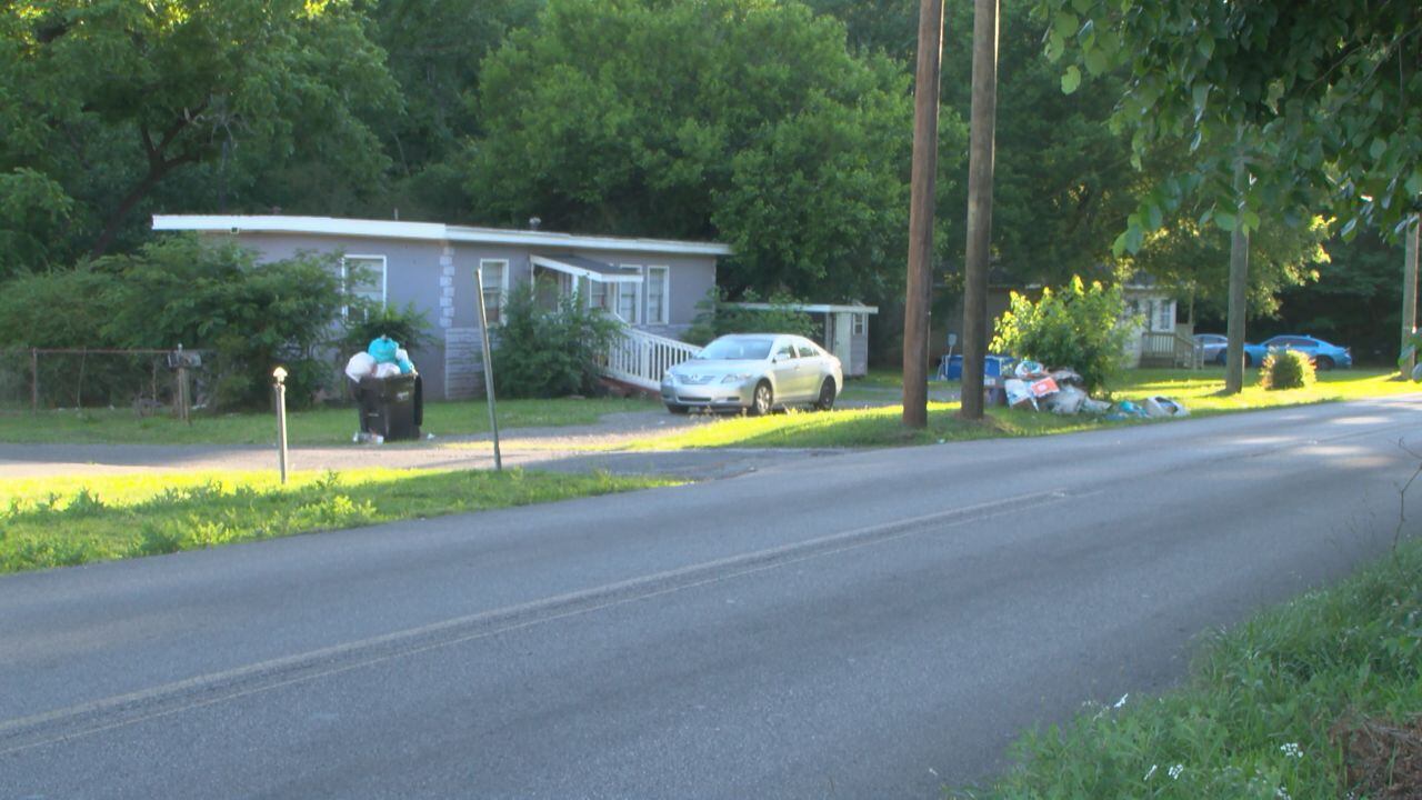 Lipscomb trash dispute leaves neighbors caught in the middle as city ...