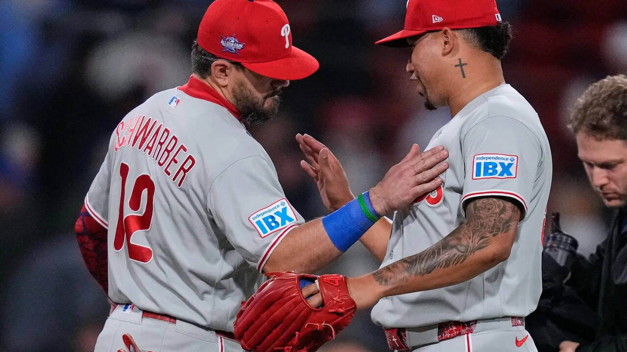 Kyle Schwarber hits 18th home run as Phillies defeat Red Sox 3-1