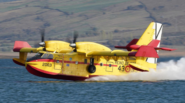How many gallons of water does a firefighting plane hold?