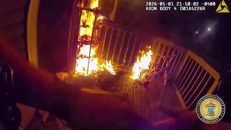 Police bodycam shows rescue of kids from Tennessee house fire