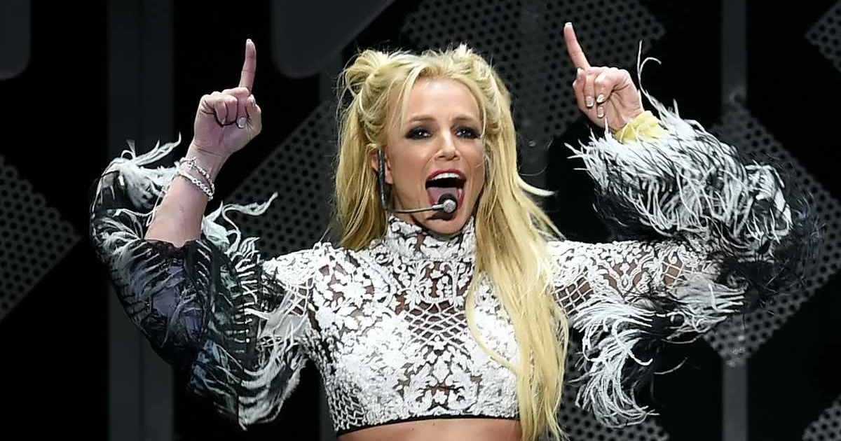 Britney Spears allegedly barks, waves knife during chaotic LA ...