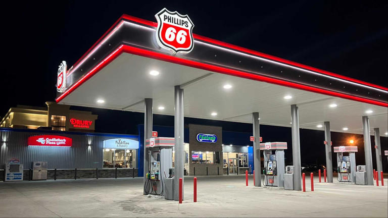 Oil shortage rumors have drivers panic buying like it’s 2020 again