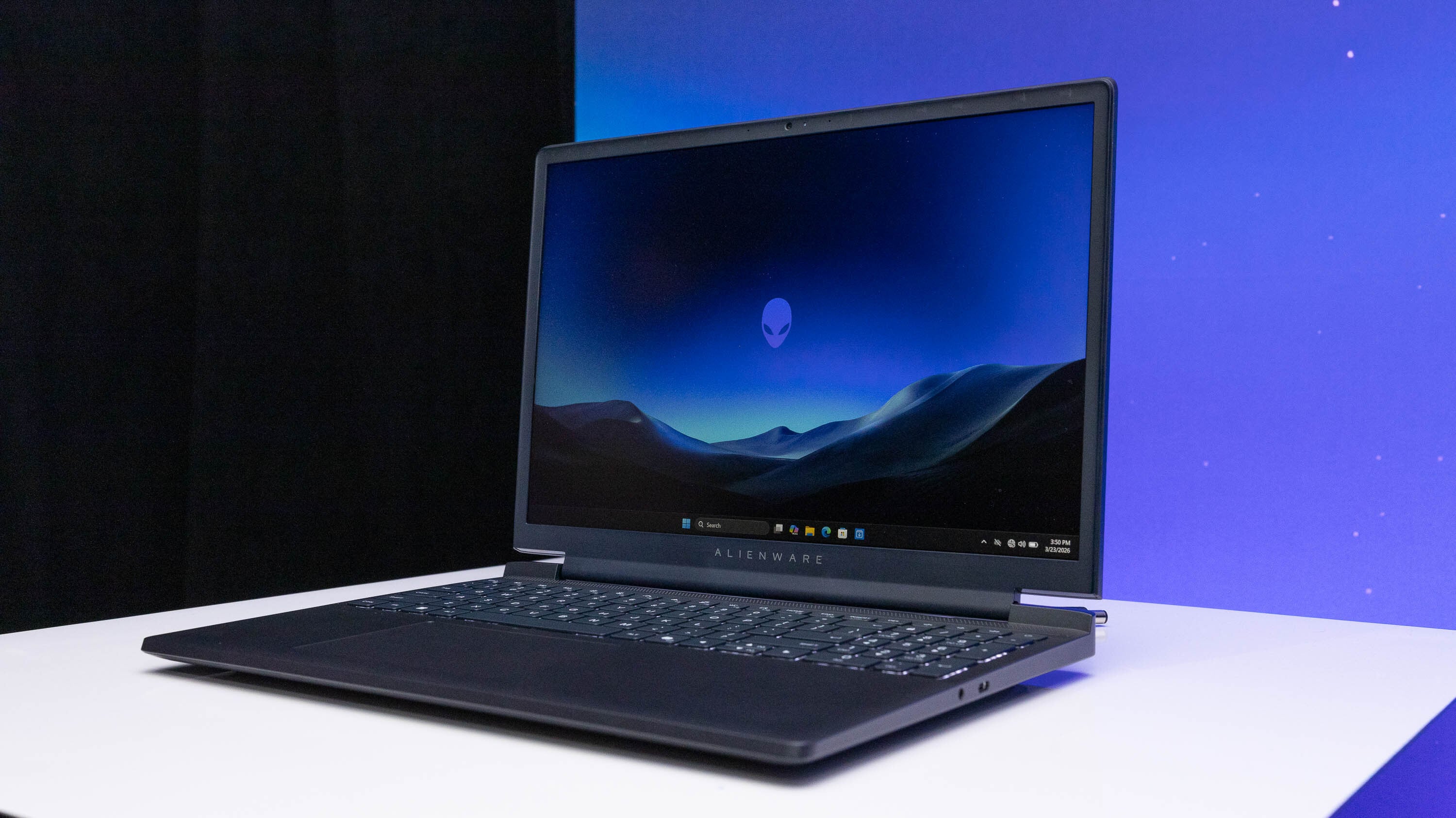 Alienware 15 first look: I love the $1,299 price, but not the specs
