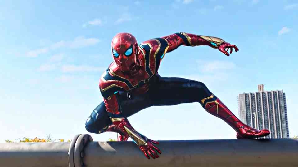 Spider-Man: Brand new day new suit revealed!