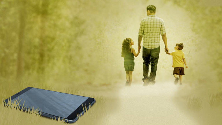 Parents ditch kids' phones as screen-free childhood movement spreads ...