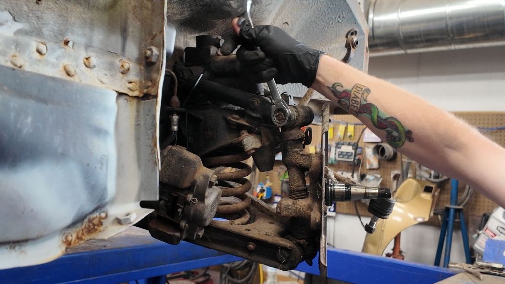 Installing polyurethane bushings into a ’67 MGB GT
