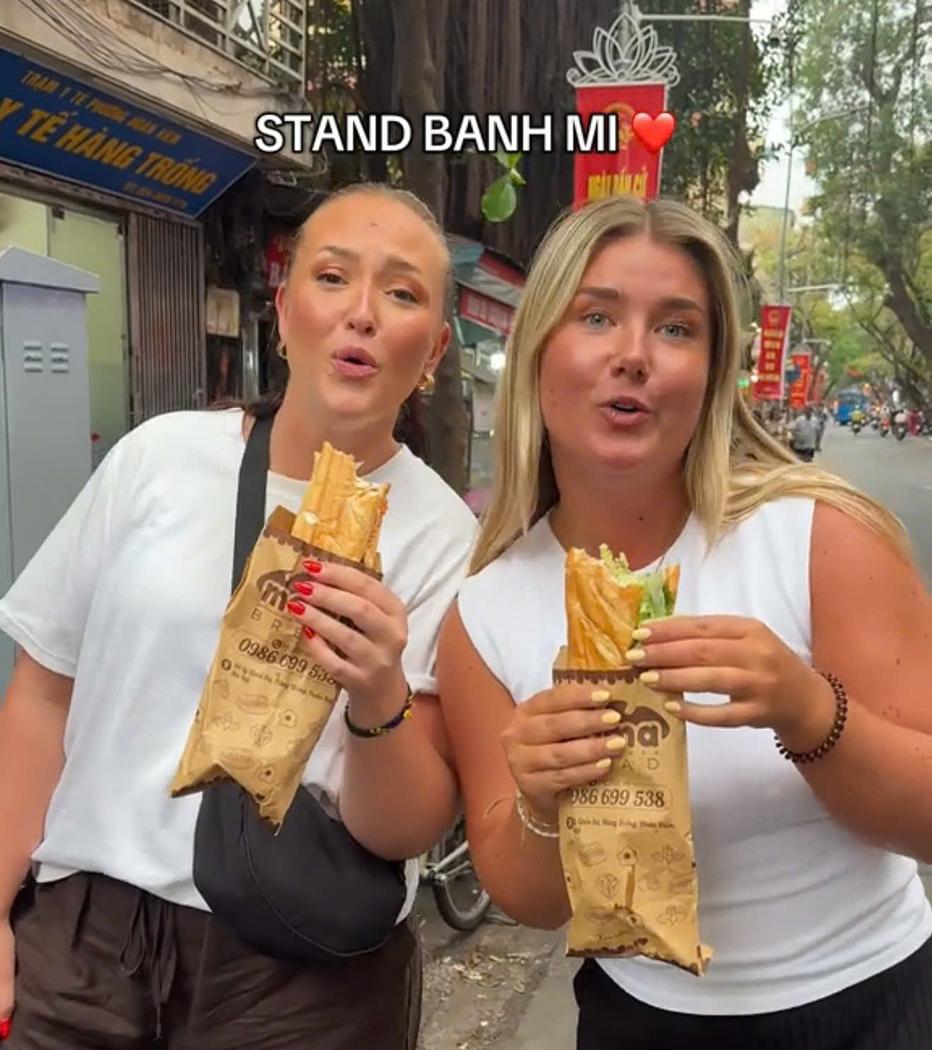 'Stand banh mi' trend goes viral, spotlighting Vietnamese streetside ...