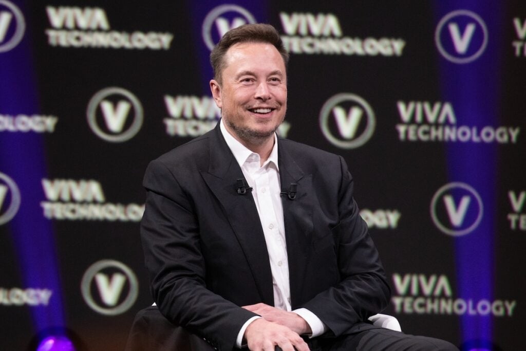 Elon Musk reacts as Bernie Sanders, AOC's AI data center moratorium ...