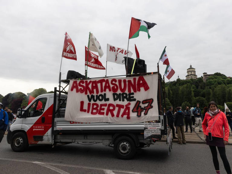 La toga no Tav tifa centri sociali. "Bloccare le strade è un loro diritto"