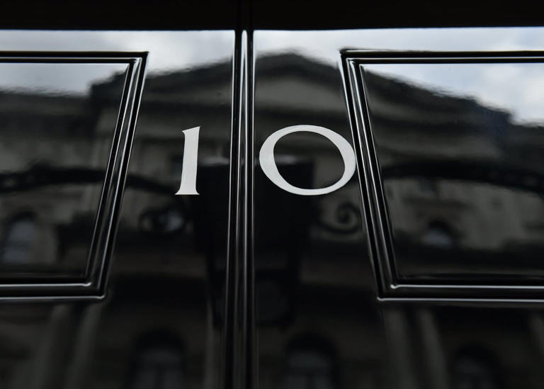 Gilts and pound suffer sell-off as market frets over Labour leadership