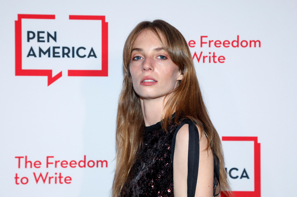 Author Ann Patchett urges a 'breath' for books as PEN gala raises $2M ...