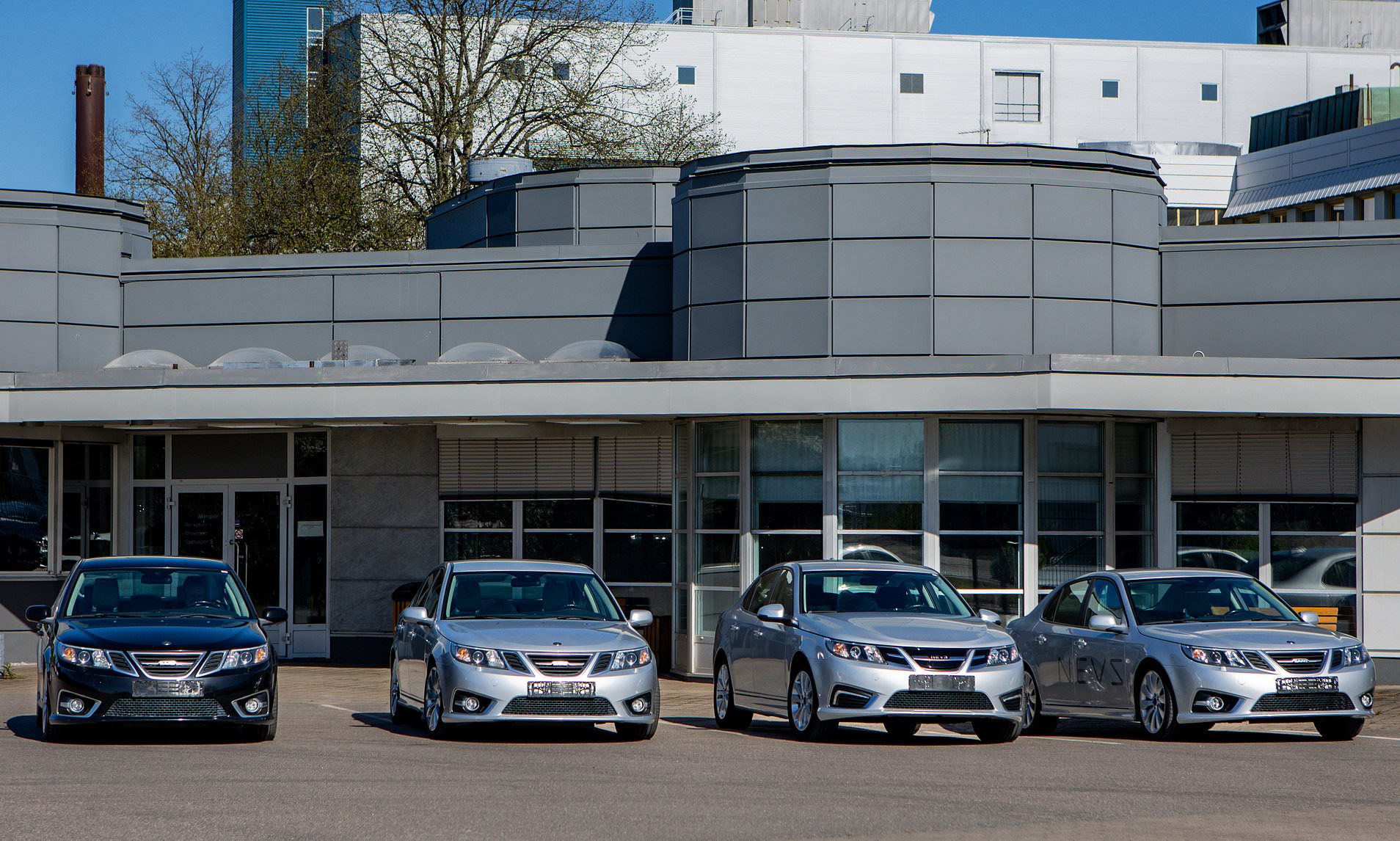 The last seven Saabs from its shuttered Swedish factory are being sold ...