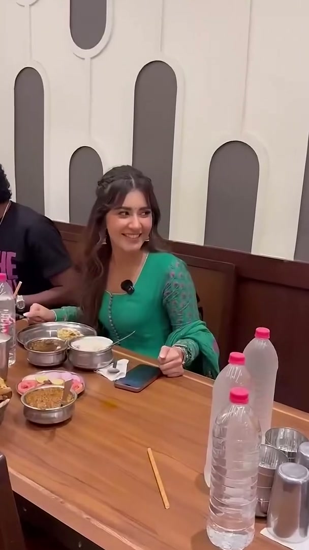 Raashii Khanna enjoying desi khaana in the funniest way possible