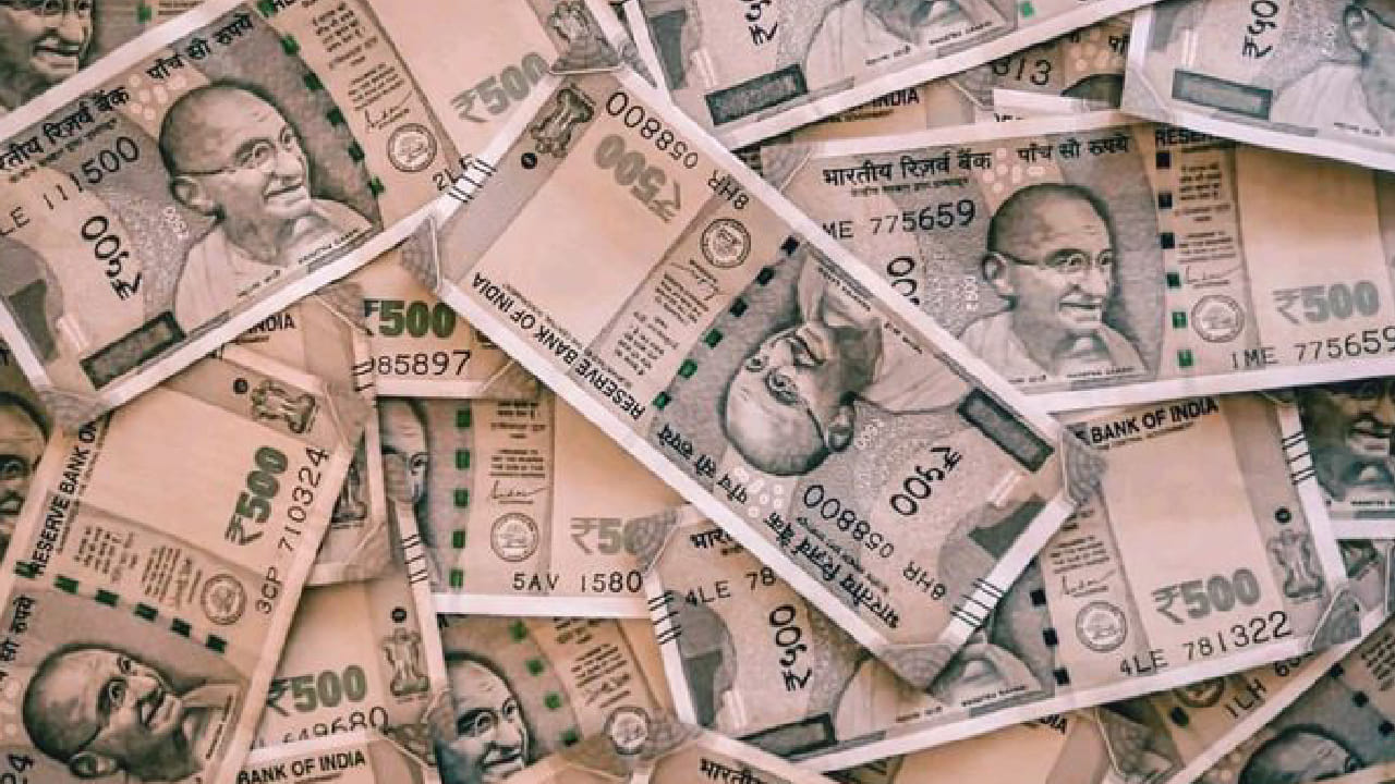 Rupee falls for third straight session, slips to 95.87 against dollar ...