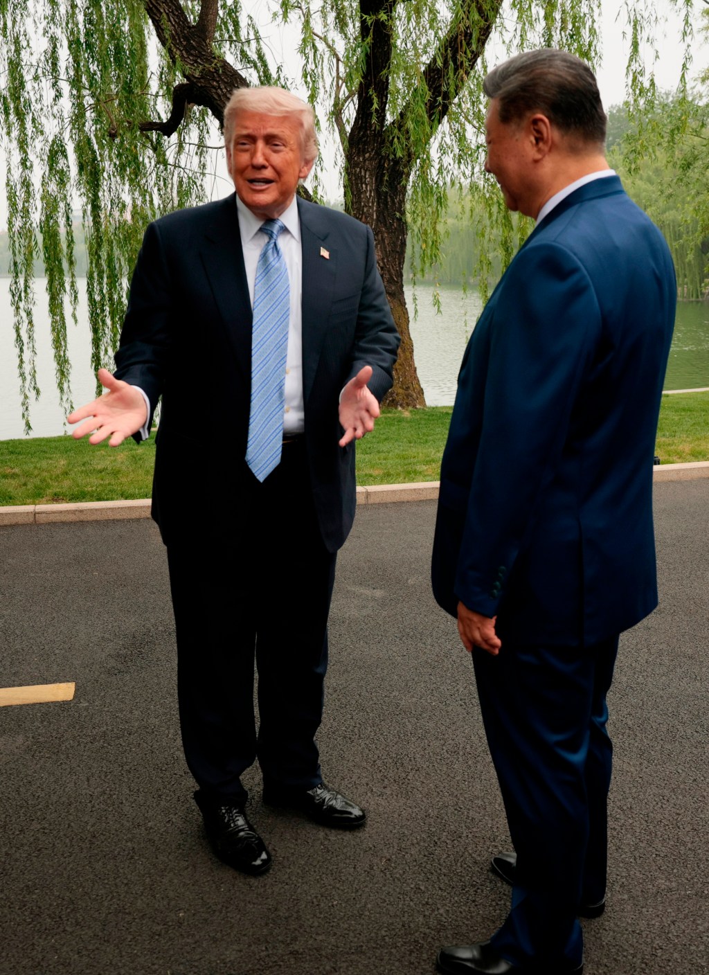 Trump bare-knuckles his way through China summit without his trusty ...