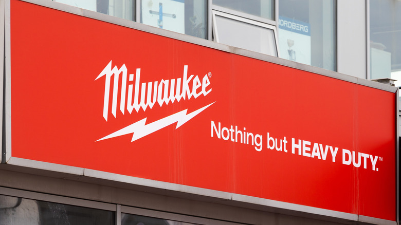 Working at night? Try these Milwaukee Tools lighting options to ...