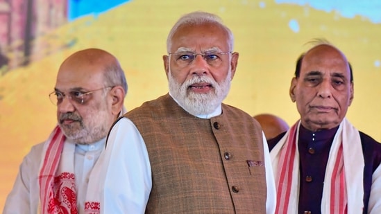 Vasooli shuru: Congress warns of 'extortion in phases' after fuel price ...