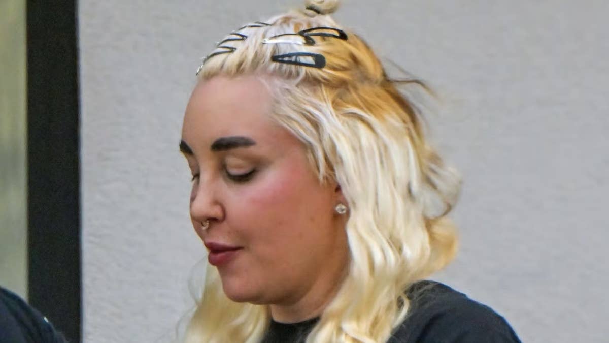 Amanda Bynes shows off bold hair and eyebrow transformations after ...