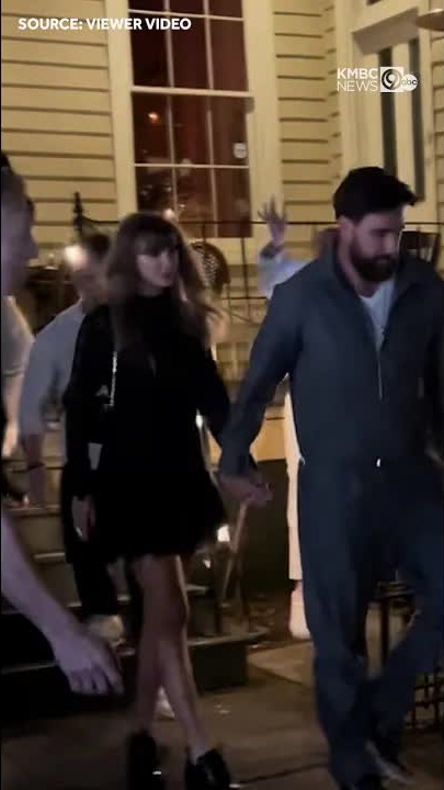 Taylor Swift & Travis Kelce spotted on date night with Mahomes in New ...