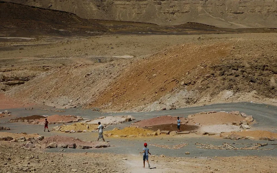 Boy’s desert hike uncovers 1,700-year-old Roman-era statuette