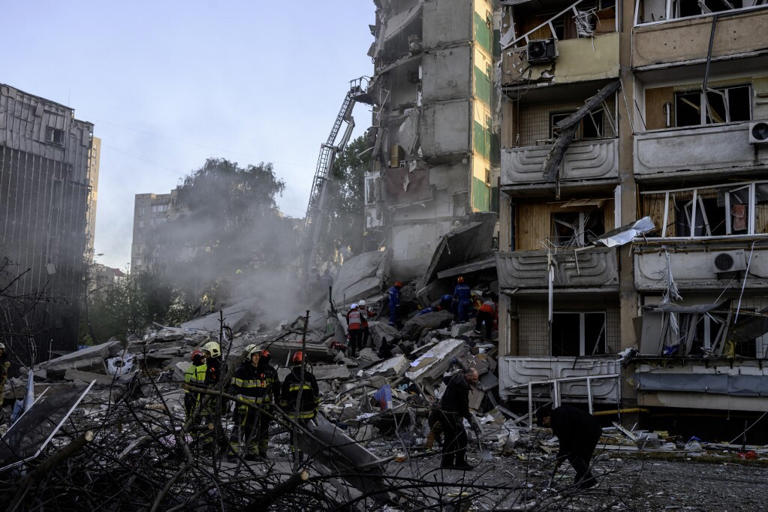 Raid russi su Kiev, 24 morti tra cui tre bambini