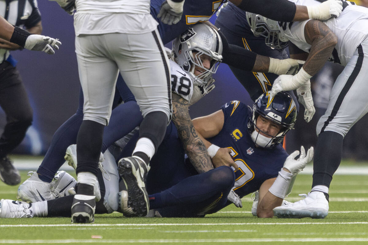 Raiders targeted by Chargers, other teams in NFL schedule release videos